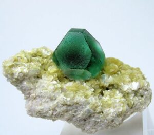 Fluorite: Unlocking Focus, Mental Clarity, and Emotional Healing