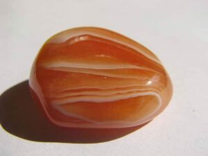 Carnelian Crystal Guide: Meaning, Healing Properties, and Uses